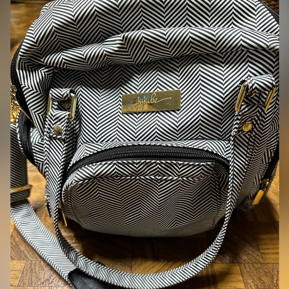 Ju-Ju-Be | Bags | Jujube Queen Of The Nike Be Supplied Bump Bag | Poshmark